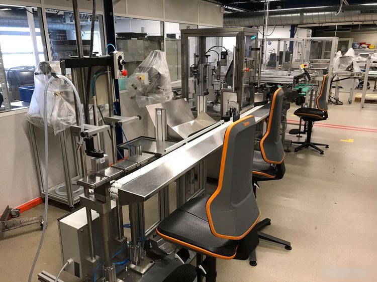 SACMO, Semi-automatic line for pouring liquid products