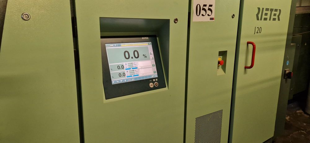 2 Rieter J20 air jet spinning machines