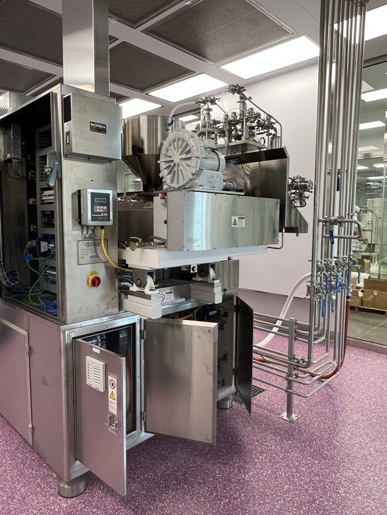 Weiler 624 BFS, Blow-Fill-Seal Machine