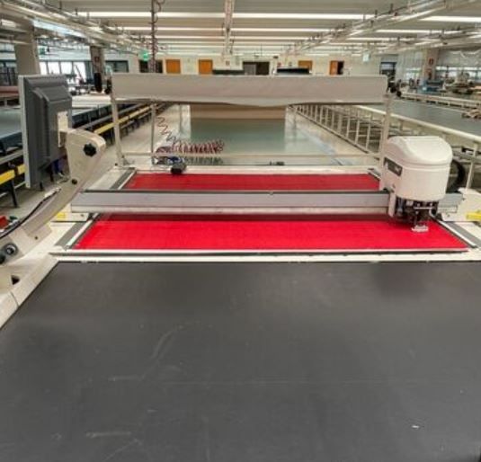 Lectra Vector 2500 V3 Fashion fabric cutting machine