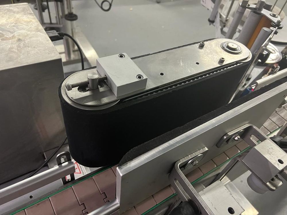 CVC 300II cvc model 300II wraparound labeler