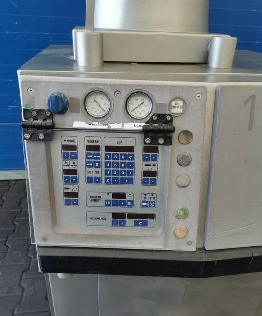 Handtmann VF200 vacuum filler