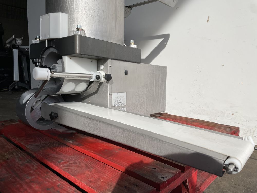 Formatic R2200 burger machine