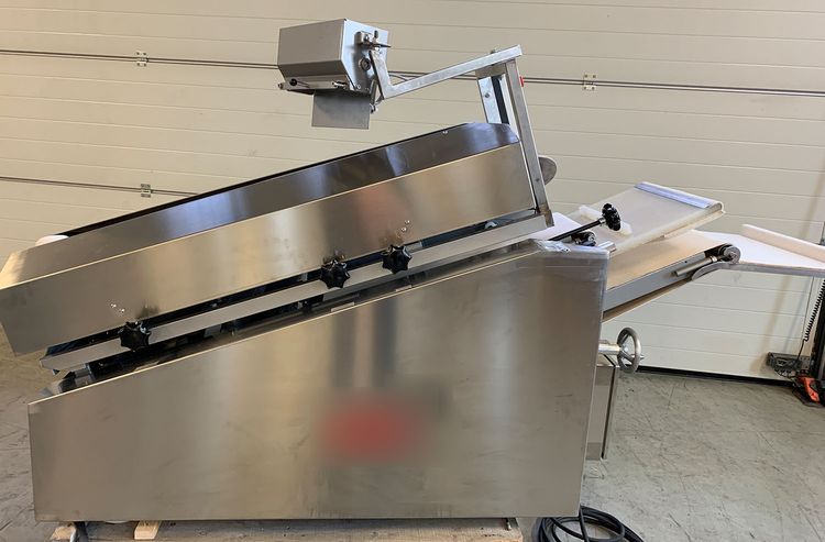 Globe Round and long moulder