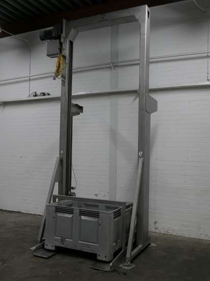 Scanio K100 Dolav Lifter