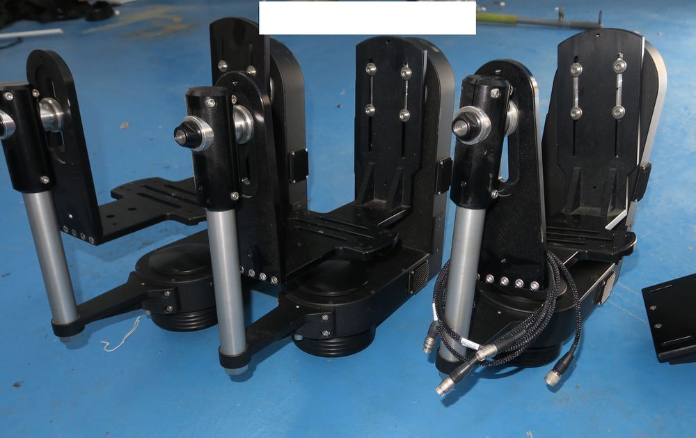 5 Ross VRone, Robotic trpod heads with controller