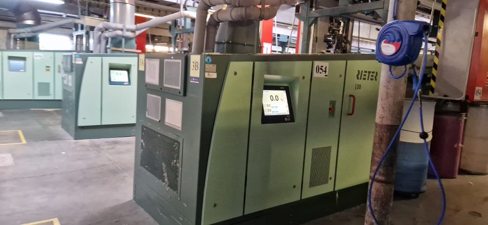 2 Rieter J20 air jet spinning machines