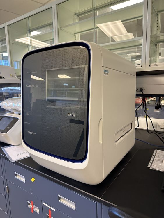 Applied Biosystems QuantStudio 7 Flex Real-Time PCR Applied Biosystems QuantStudio 7 Flex Real-Time PCR
