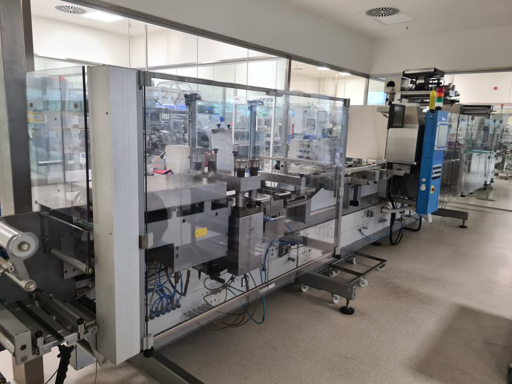 UHLMANN LINE BLISTER UPS4 + CARTONER C100