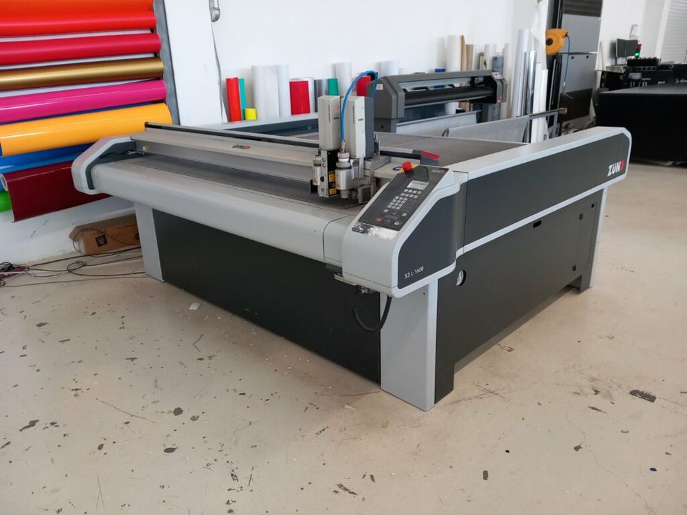 Zund S3 L-1600 automatic cutter
