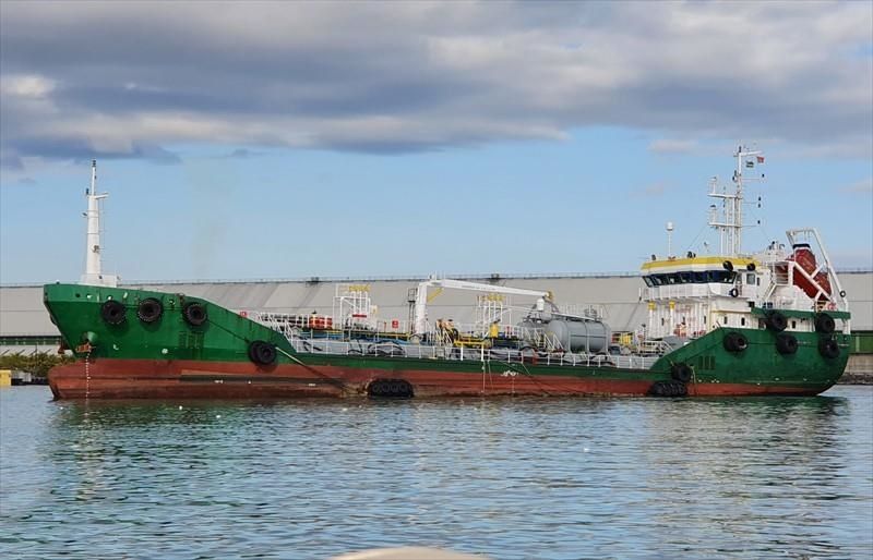 Oil tanker, Double Hull loa 69.8m