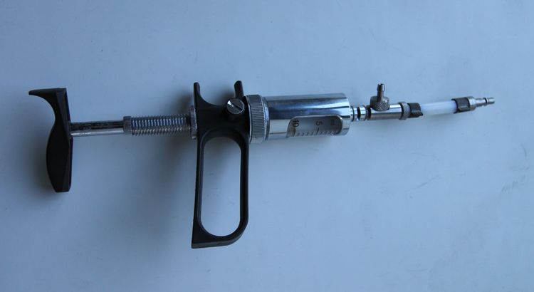 Mathis Dosing syringe