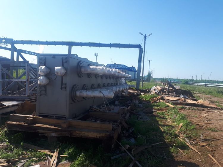 Kawasaki Multi-roll calendaring and heat-setting unit for fibers