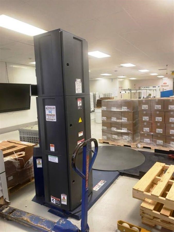 Lantech Q 300 XT Semi-Automatic Pallet Wrapper