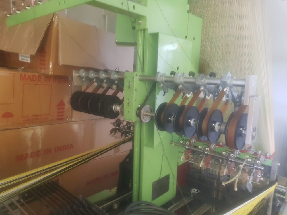 Flat computerized jacquard loom