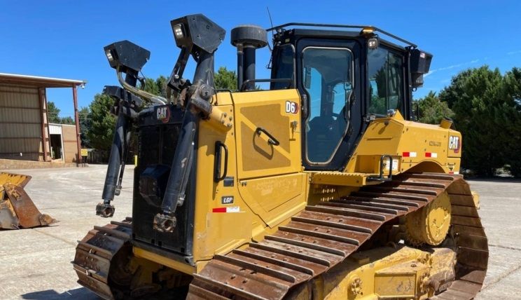 Caterpillar D6 Track Buldozer
