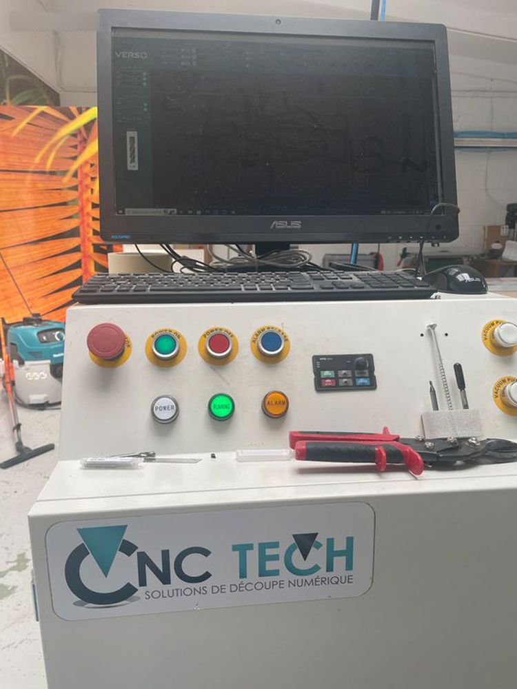 CNC DIGITAL MILLING MACHINE