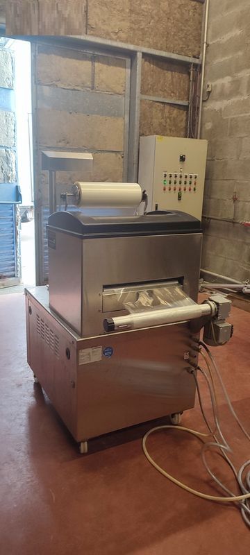 Multivac T200 Semi-automatic stainless steel traysealer