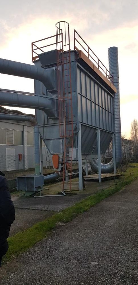 Extraction system used for wood