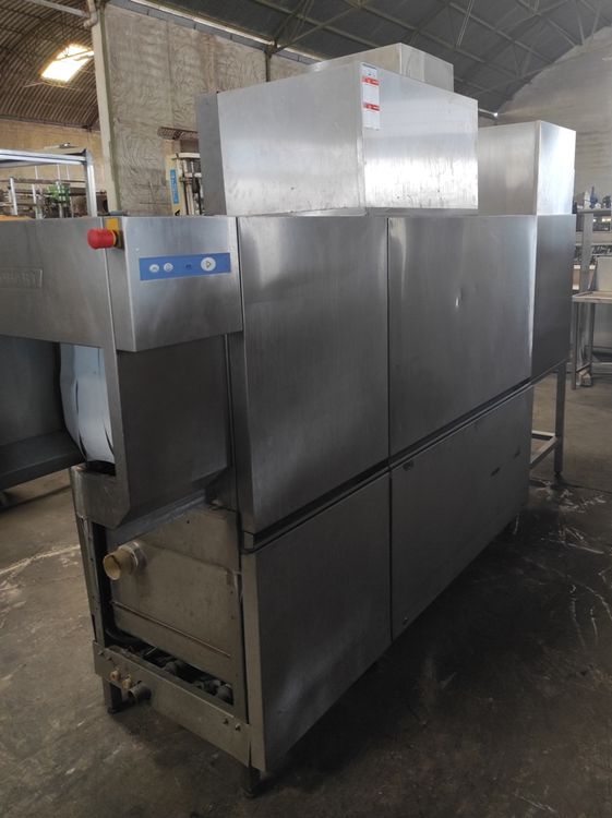 Hobart CNA-L CONVEYOR RACK-TYPE DISHWASHER