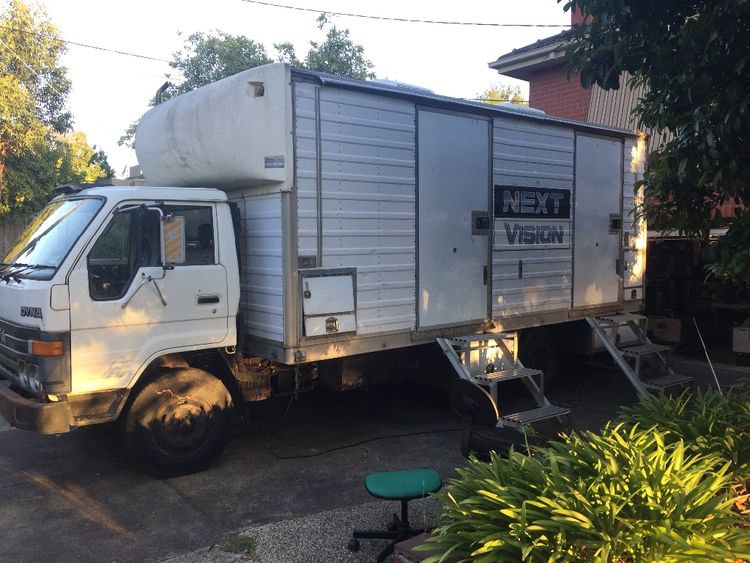 1985 Toyota Dyna Van 2 Axle