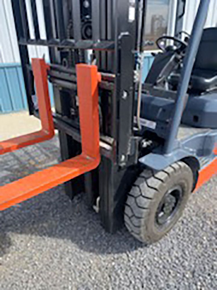 Toyota 8FGU25 5,000 LBS