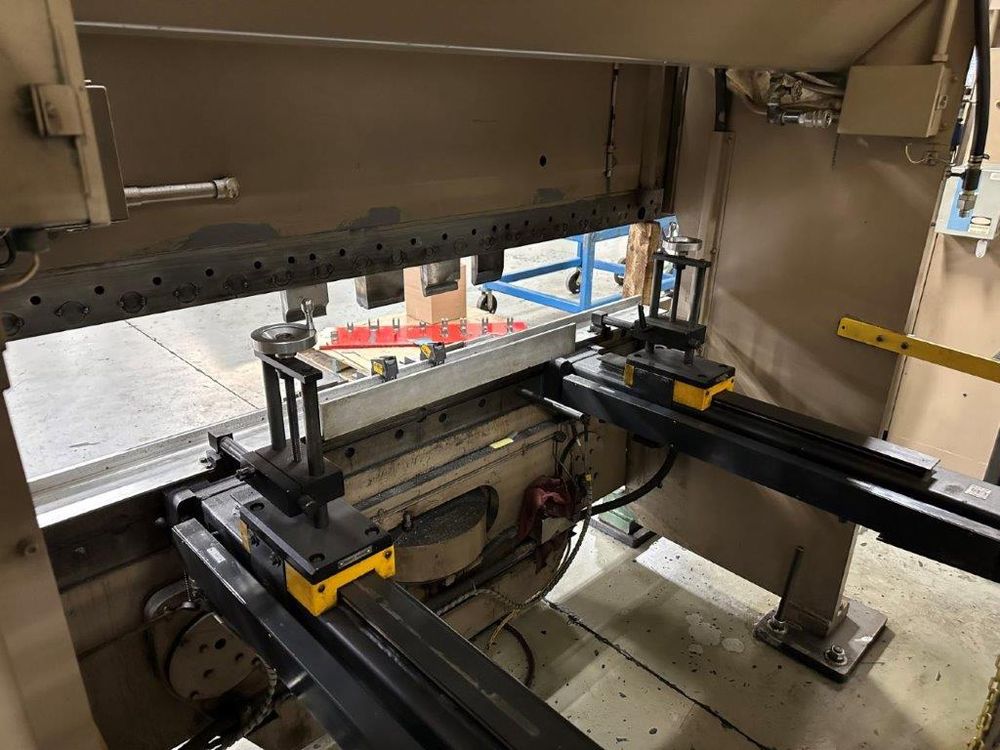 Cincinnati AUTOFORM 90 x 6 90 TON