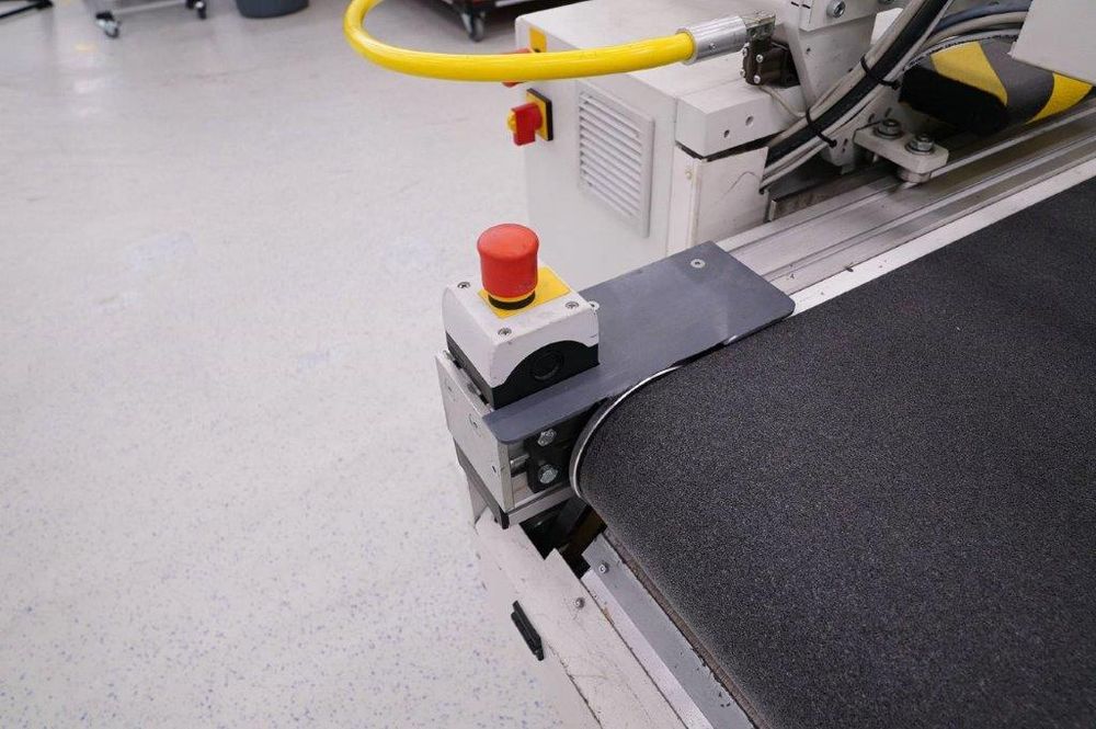 Bullmer Cutting machine