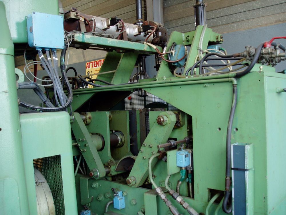 Bekum Blow moulder Bekum HDB 111