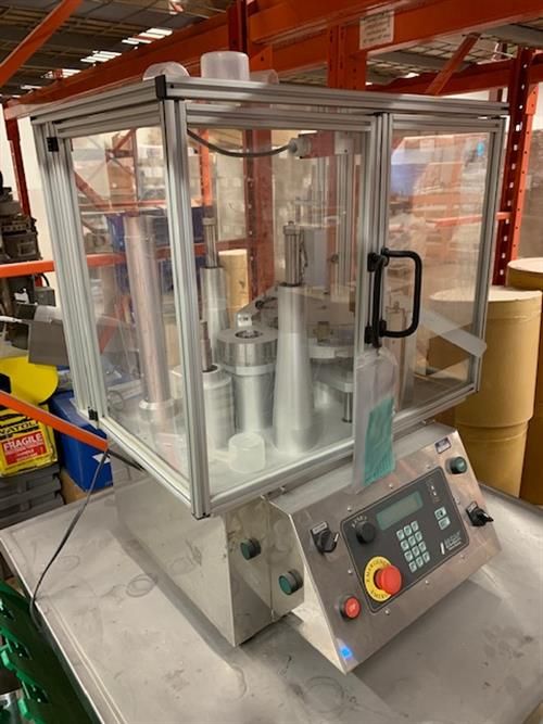 Dot Bonapace In-Cap automatic encapsulator