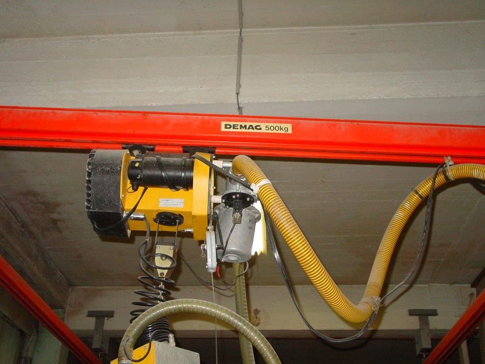 Carton handling machine