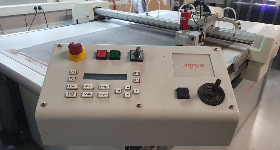 Aristo 1317 cutting table + PC