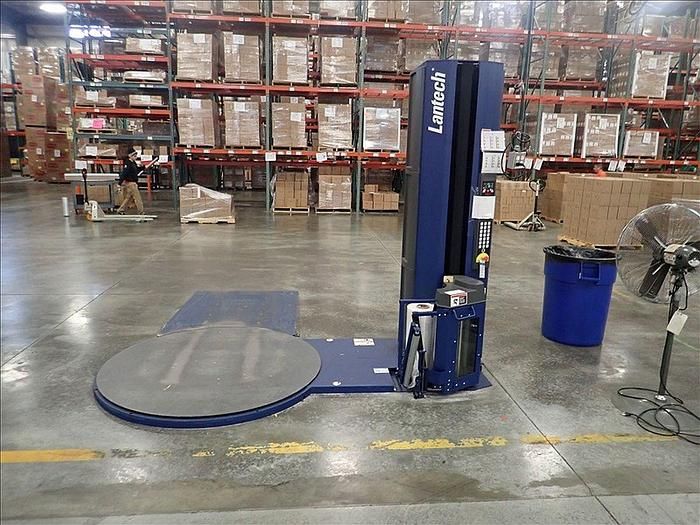 Lantech Q300 Pallet stretch wrapper