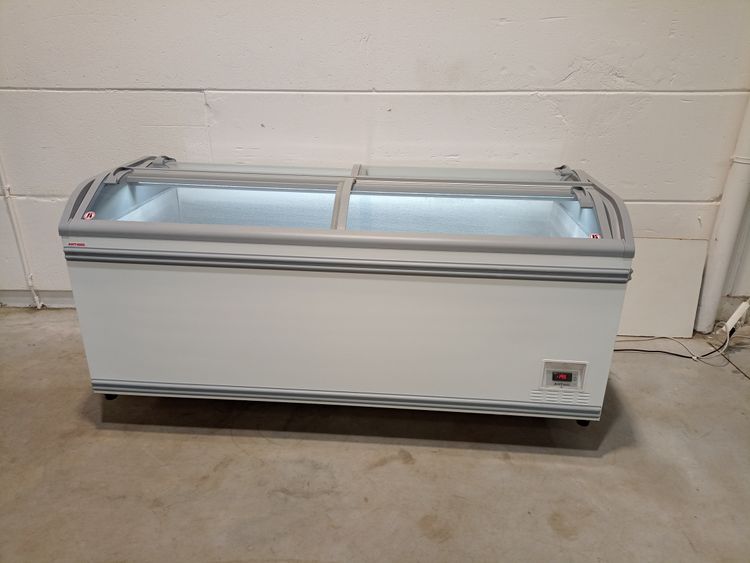 AHT Manhattan 210, Freezer