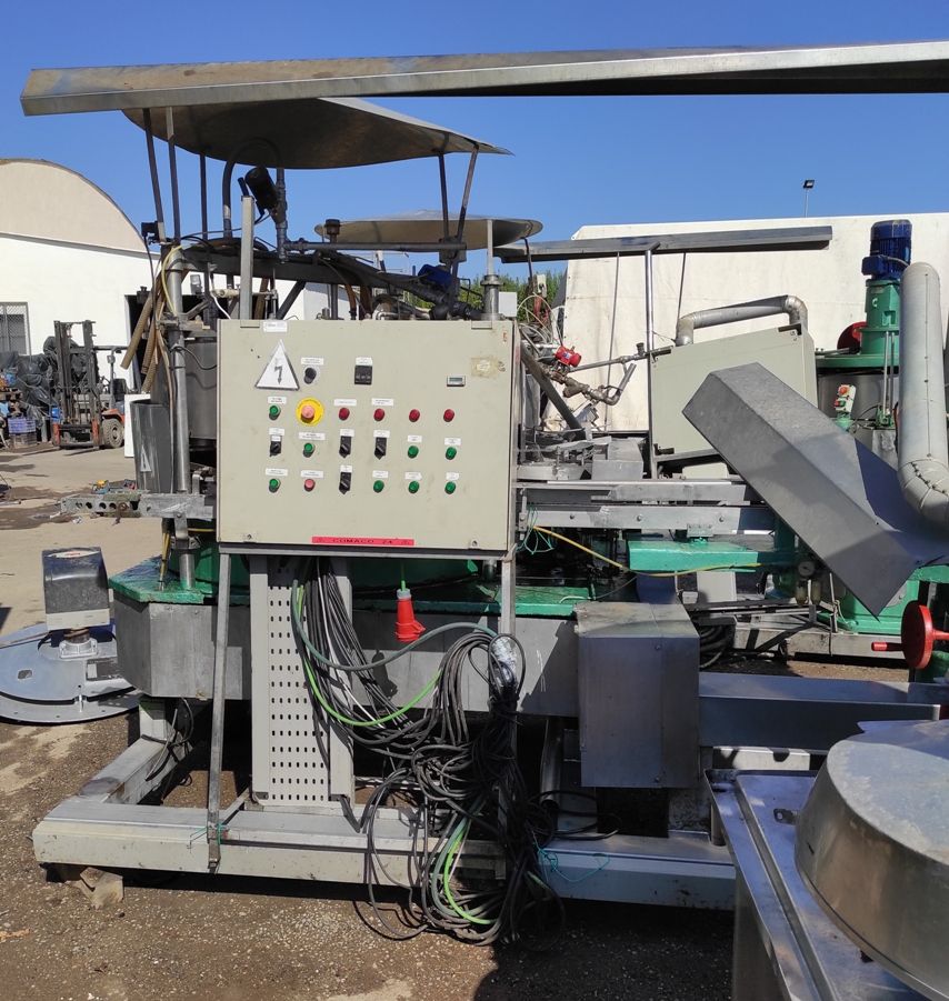 Comaco AGM 6 SEAMER WITH NON-MOTORIZED PLATE AND 24- VALVE VACUUM ...