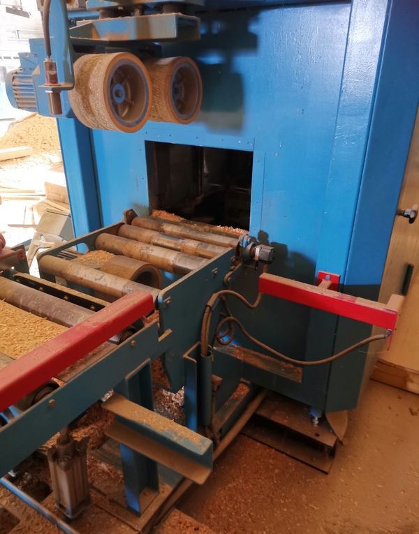 Hundegger HDM 4-sided planer and chamfering