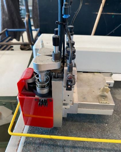 Zund l 1800 Flatbed cutting table