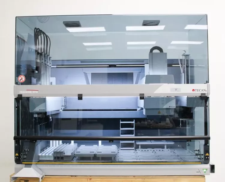 Tecan Freedom Evo-2 150 Base Automated Liquid Handler