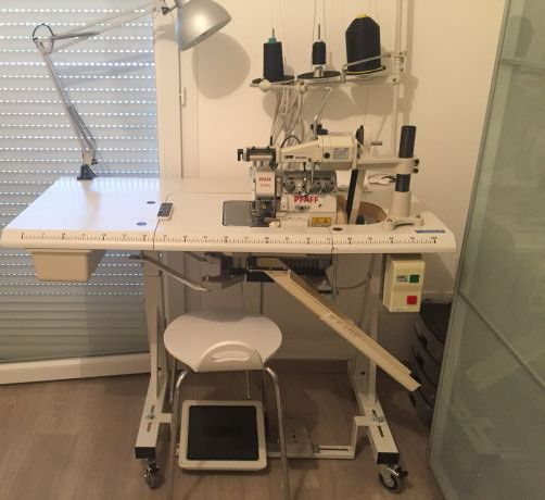 Pfaff 5700 Overlock machines