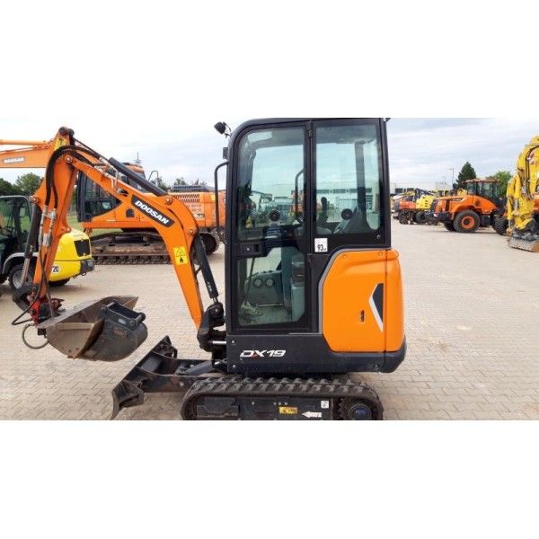Doosan DX 19