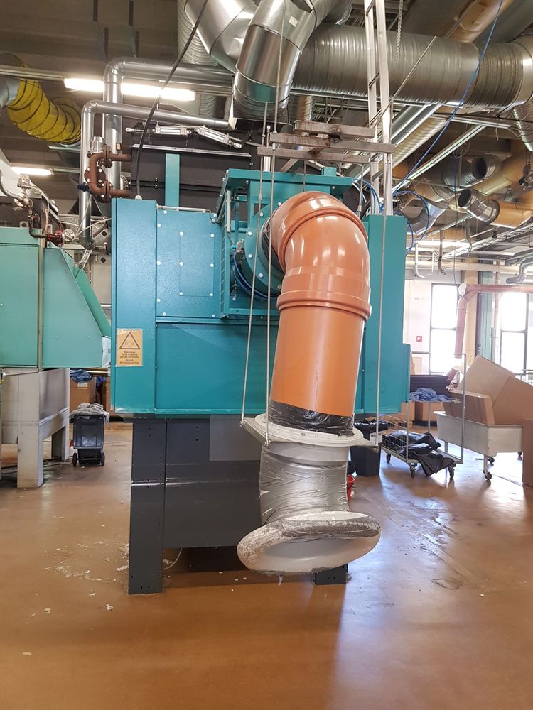 Lavatec 95kg steam dryer with suction