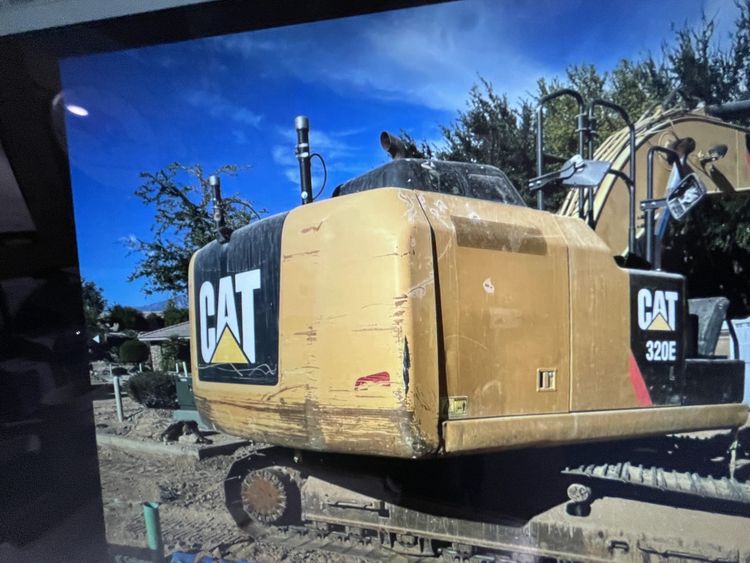 CAT 320E Trackhoe Excavator