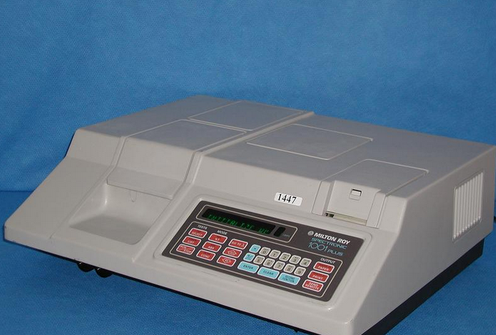 Milton Roy Spectronic 1001 Plus, UV-Visible Spectrophotometer