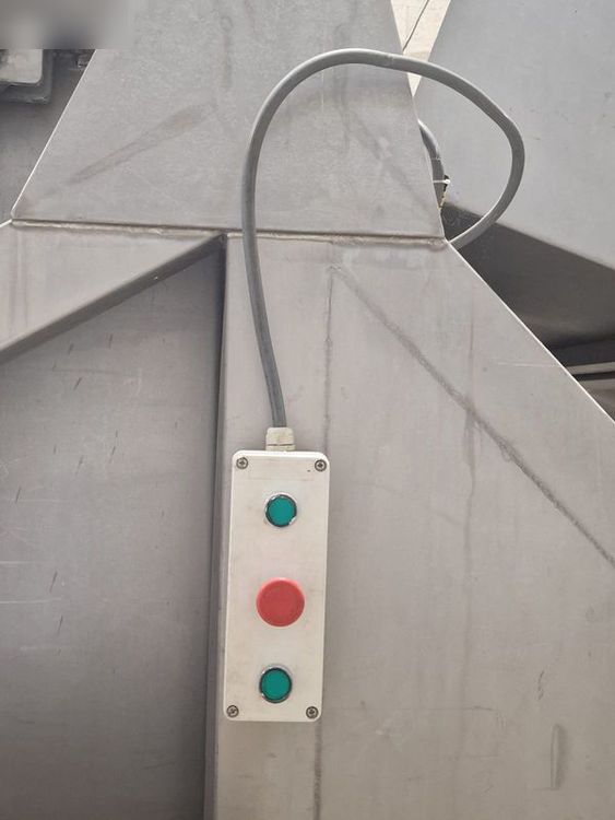 Full stainless steel box turner