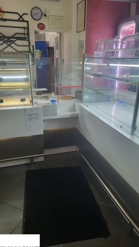 Showcase complete bakery