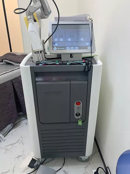 Cutera enLIGHTen Laser