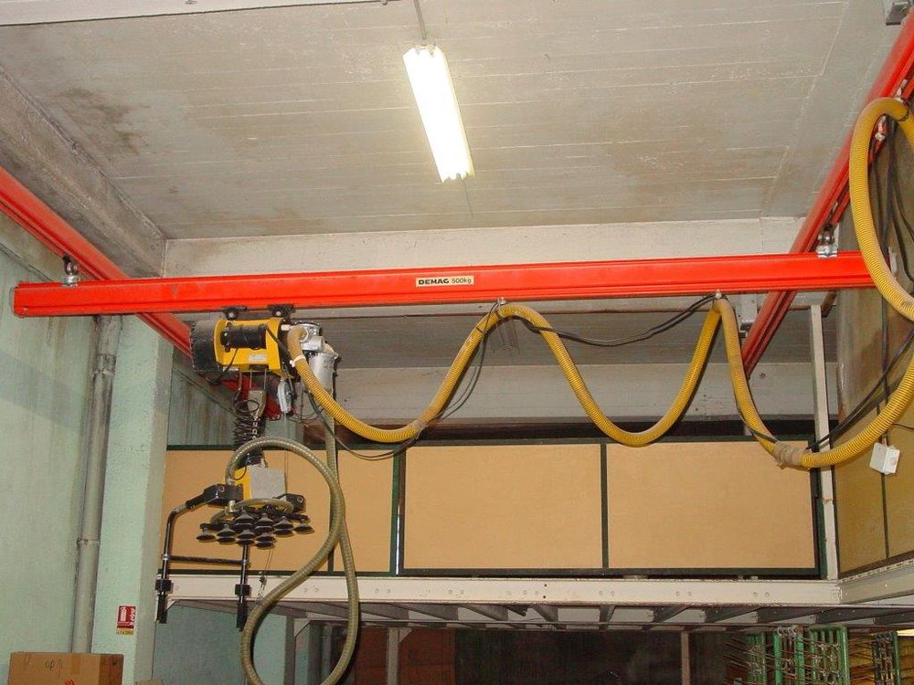 Carton handling machine