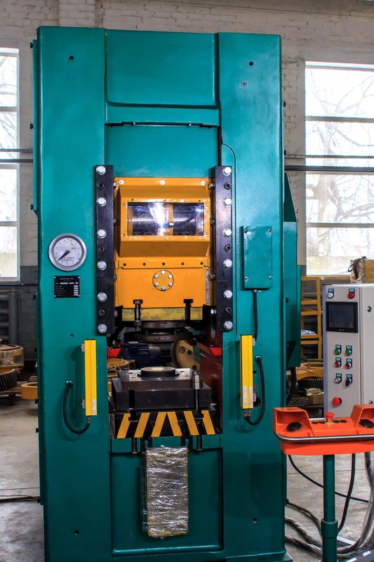 Modernized knuckle joint press K8336 400 Ton