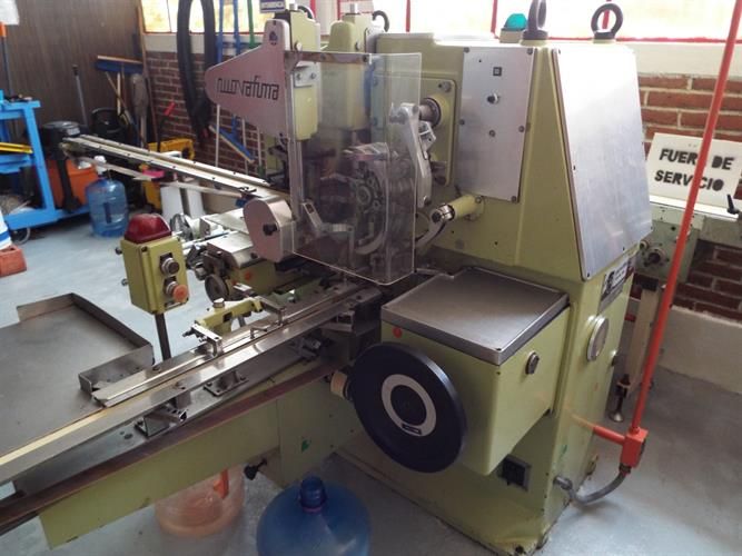 Nuovafina B-200 Die Fold Wrapper for Chocolates