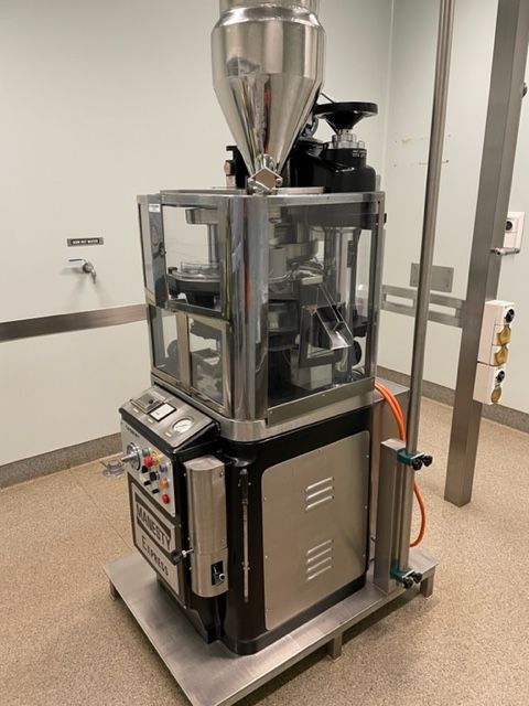 Manesty Express 25 Tablet Press